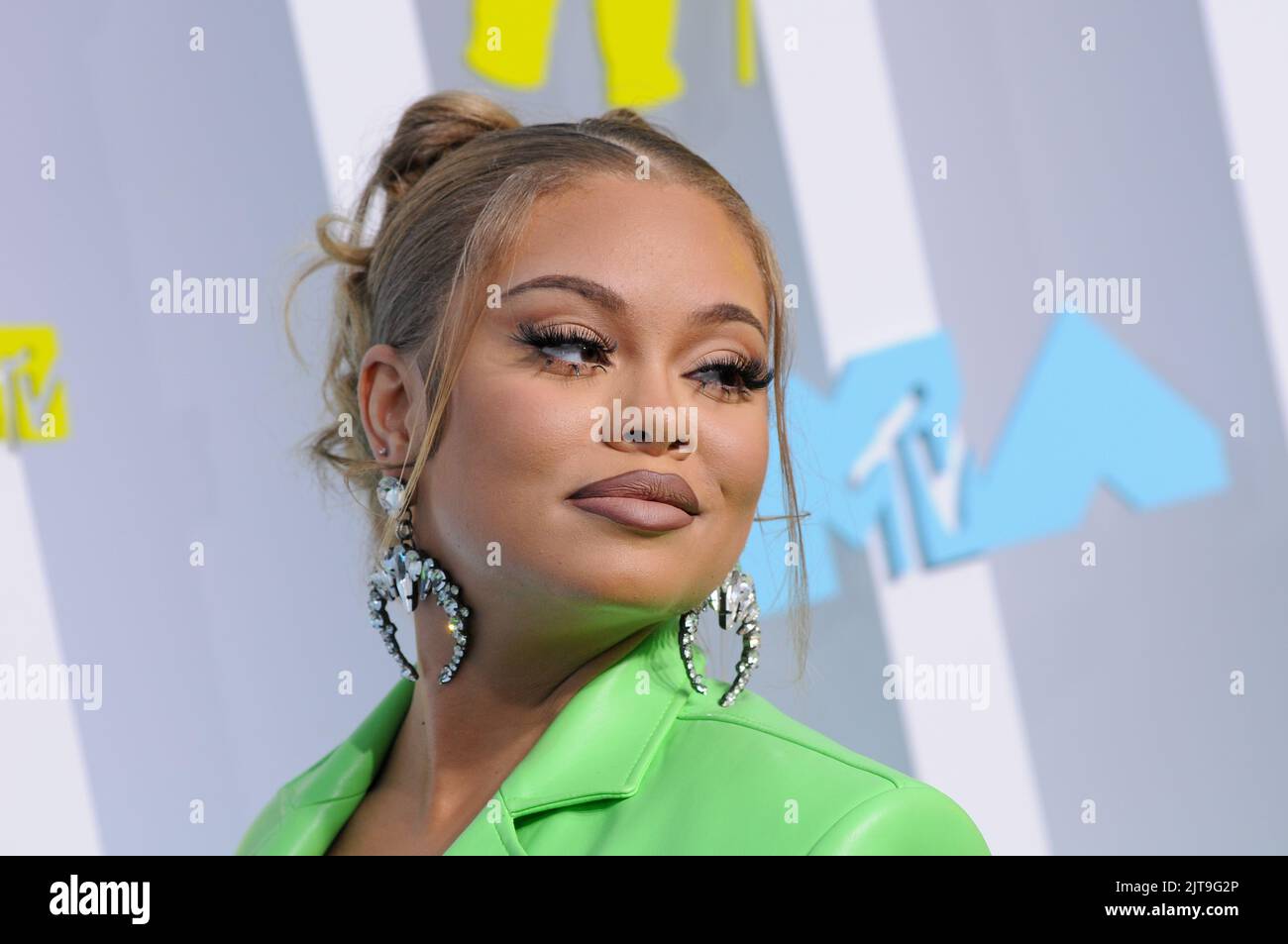 Newark, USA. 28th Aug, 2022. Latto walking on the black carpet at the ...