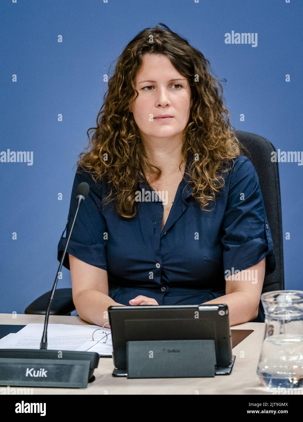 Survey interrogations hi-res stock photography and images - Alamy