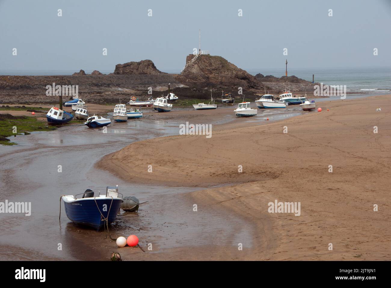 CORNWALL; BUDE; MOORED CRAFT; RIVER NEET; BARREL ROCK; BREAKWATER Stock ...