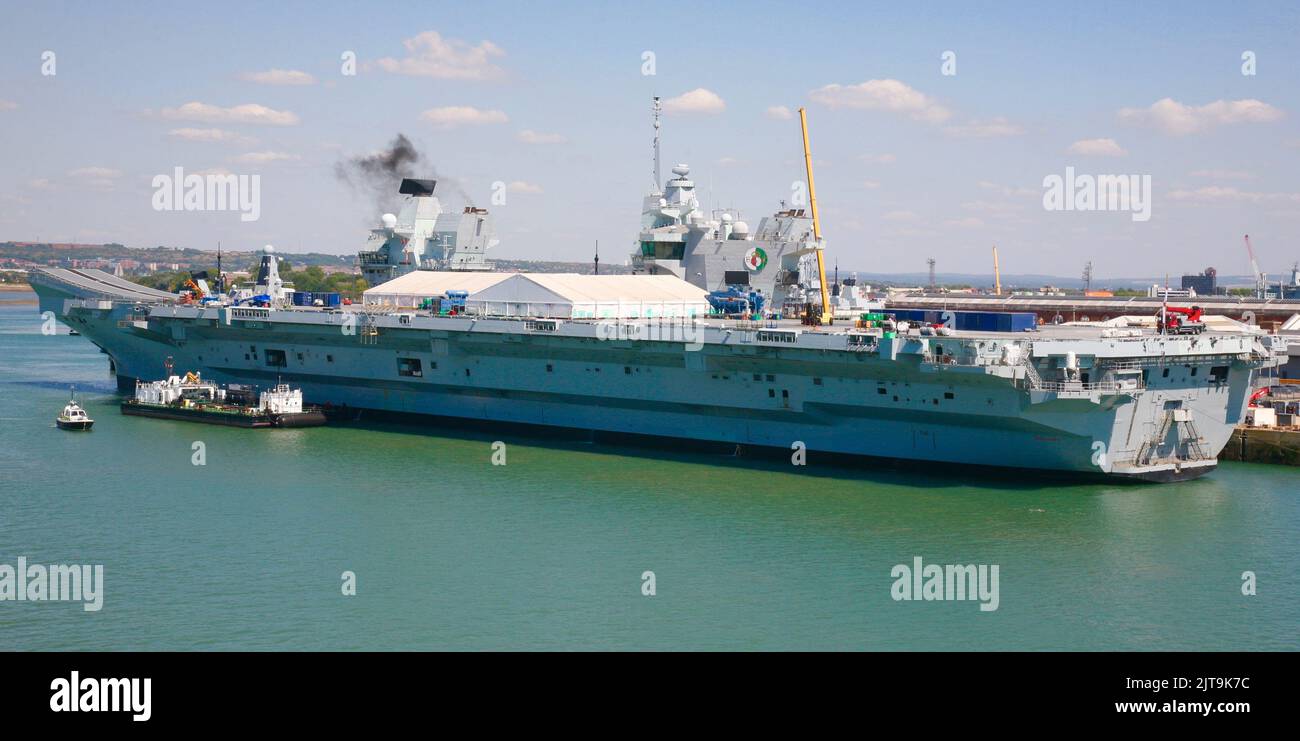 A view of the HMS Queen Elizabeth (R08) Aircraft Supercarrier in ...