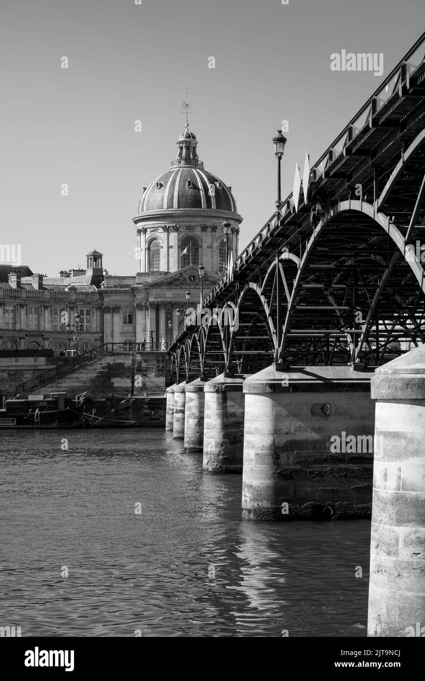 Black and white view of paris hi-res stock photography and images - Alamy