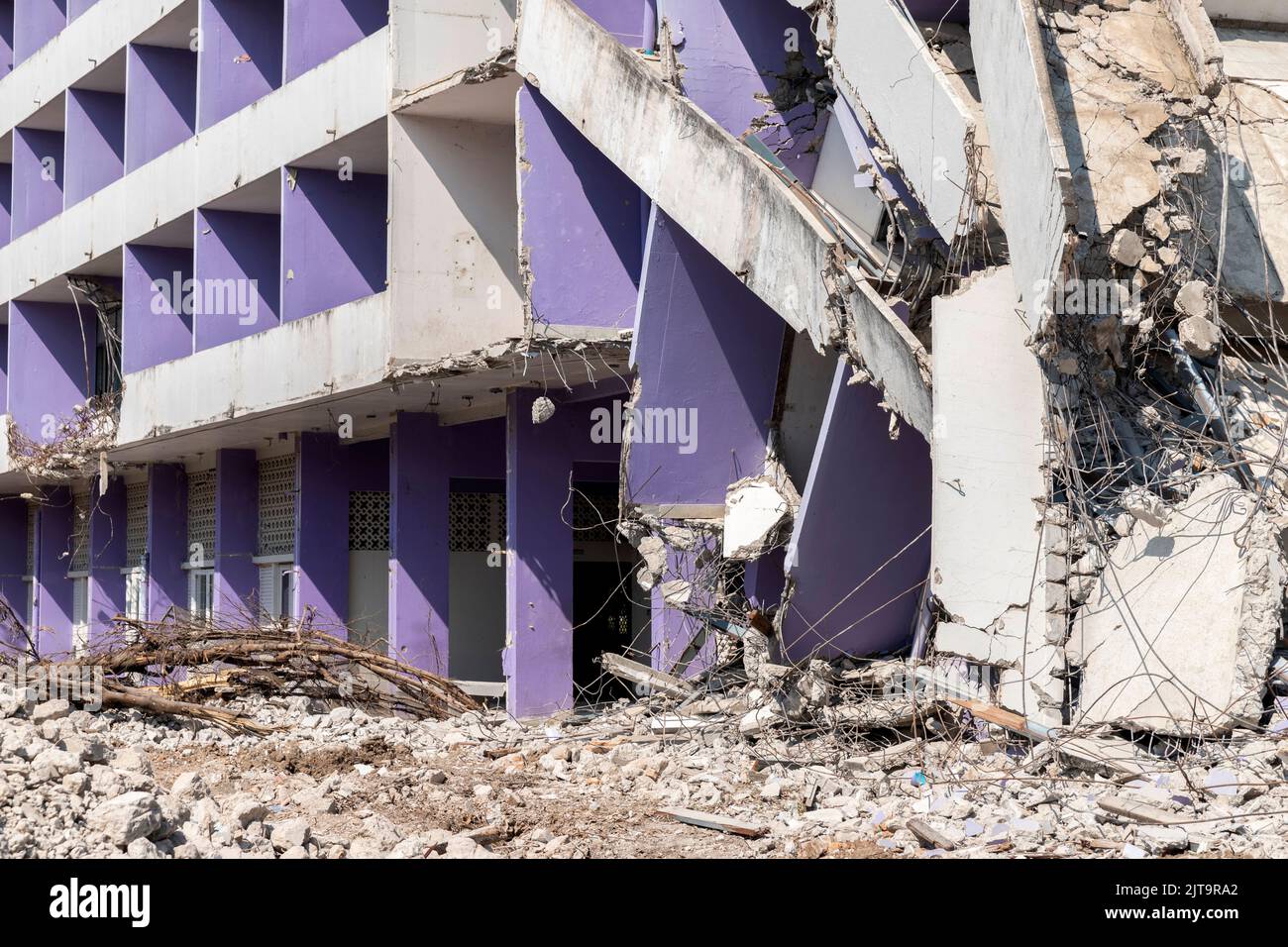 Debris and destroyed building that collapsed from the earthquake Stock Photo - Alamy