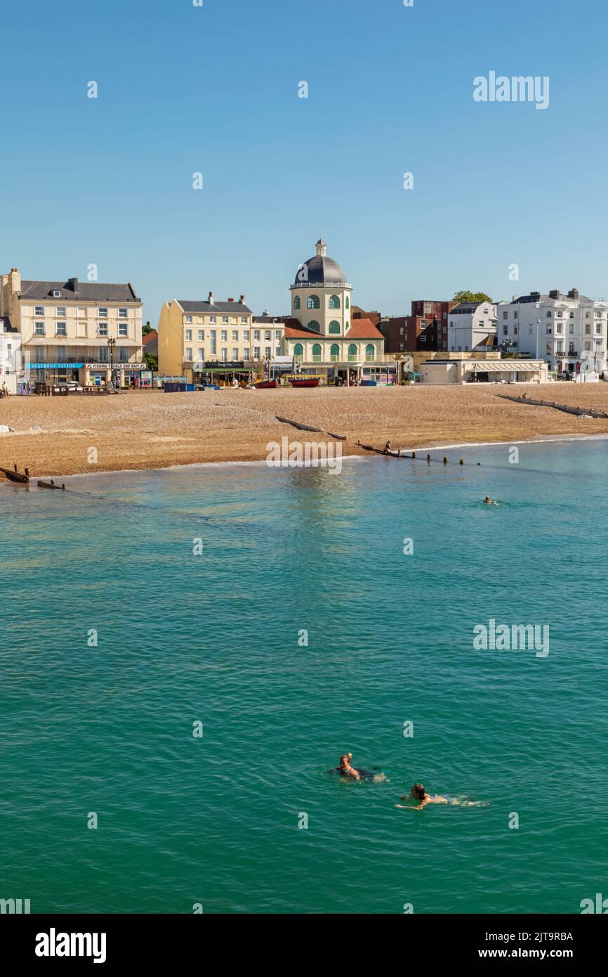Worthing seafront hi-res stock photography and images - Alamy