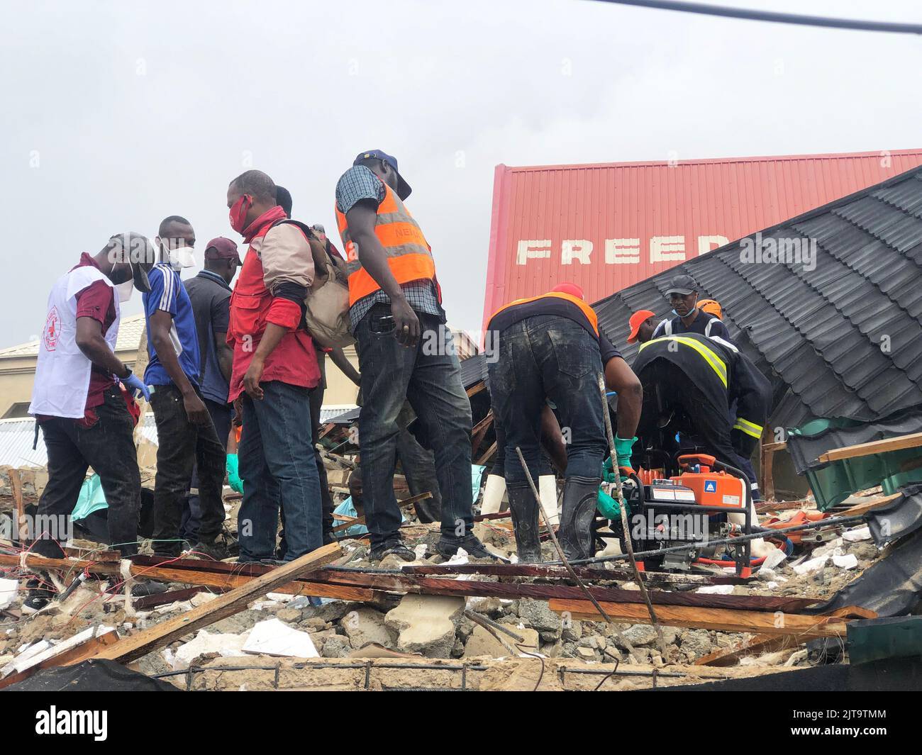 Nigeria building collapse hi-res stock photography and images - Alamy