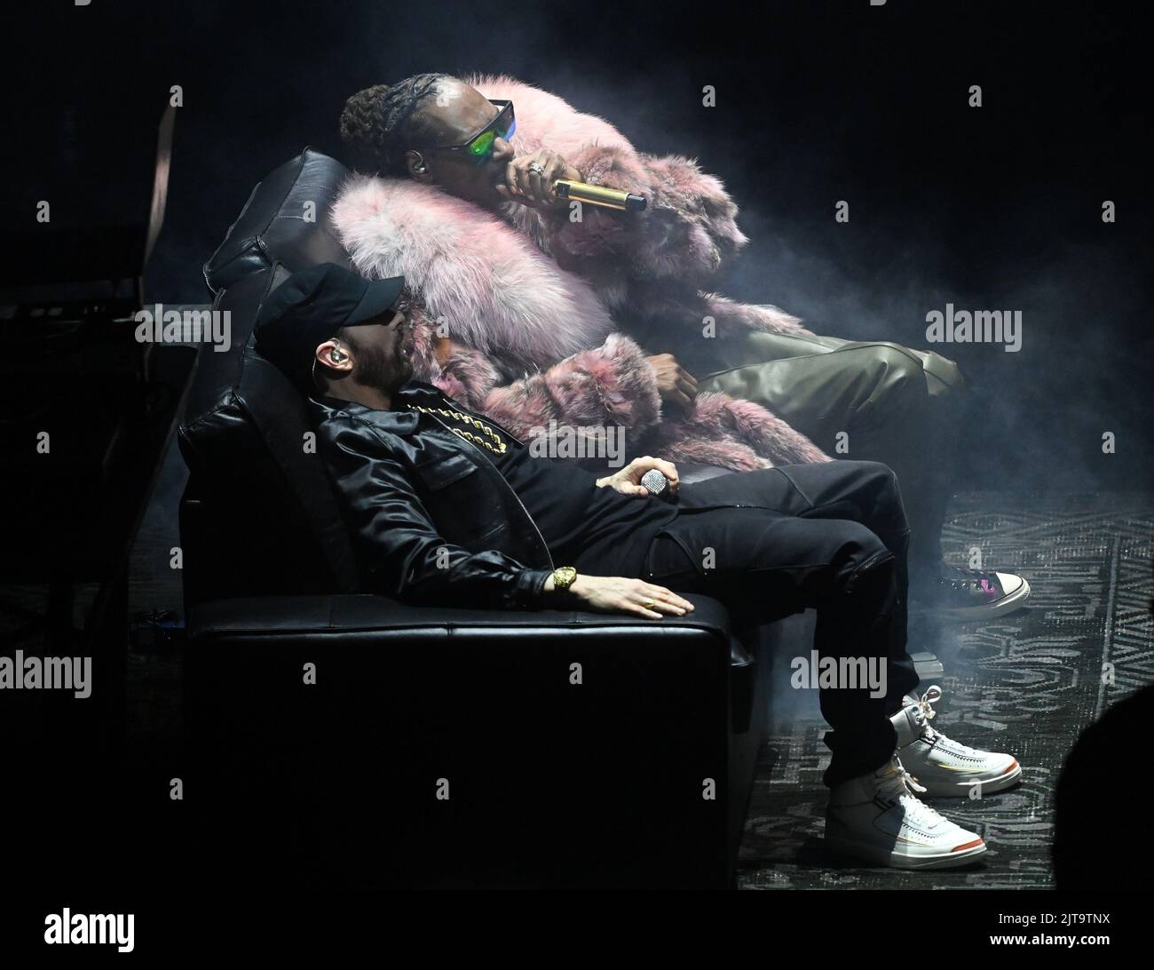August 28th, 2022. Newark, USA. Eminem and Snoop Dogg on stage at the ...