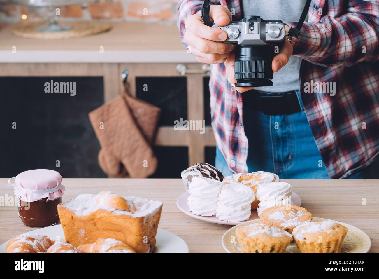 food photography pastry dessert man photo meringue Stock Photo - Alamy