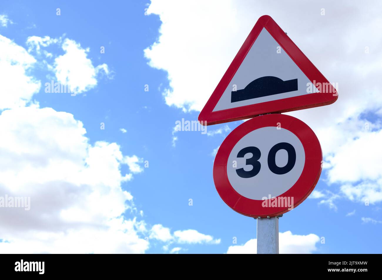 traffic-sign-limiting-the-maximum-speed-to-30-kilometers-per-hour