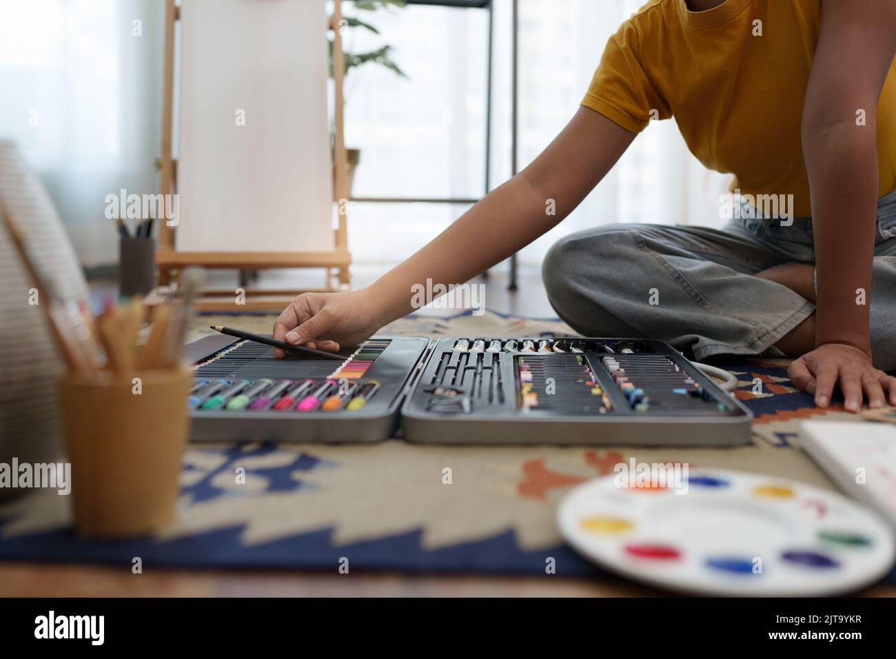 Choosing colour hi-res stock photography and images - Alamy