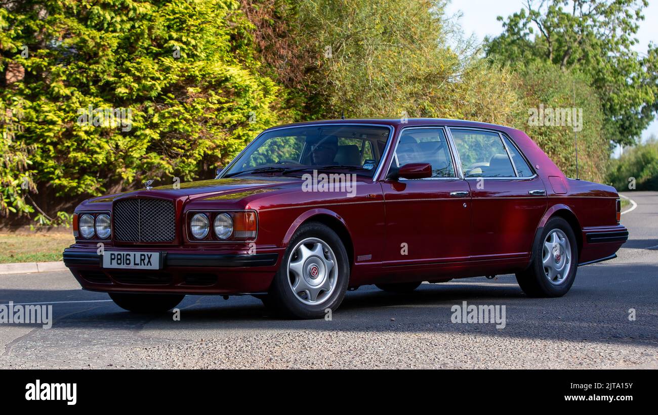 1996 6750cc red Bentley Stock Photo - Alamy