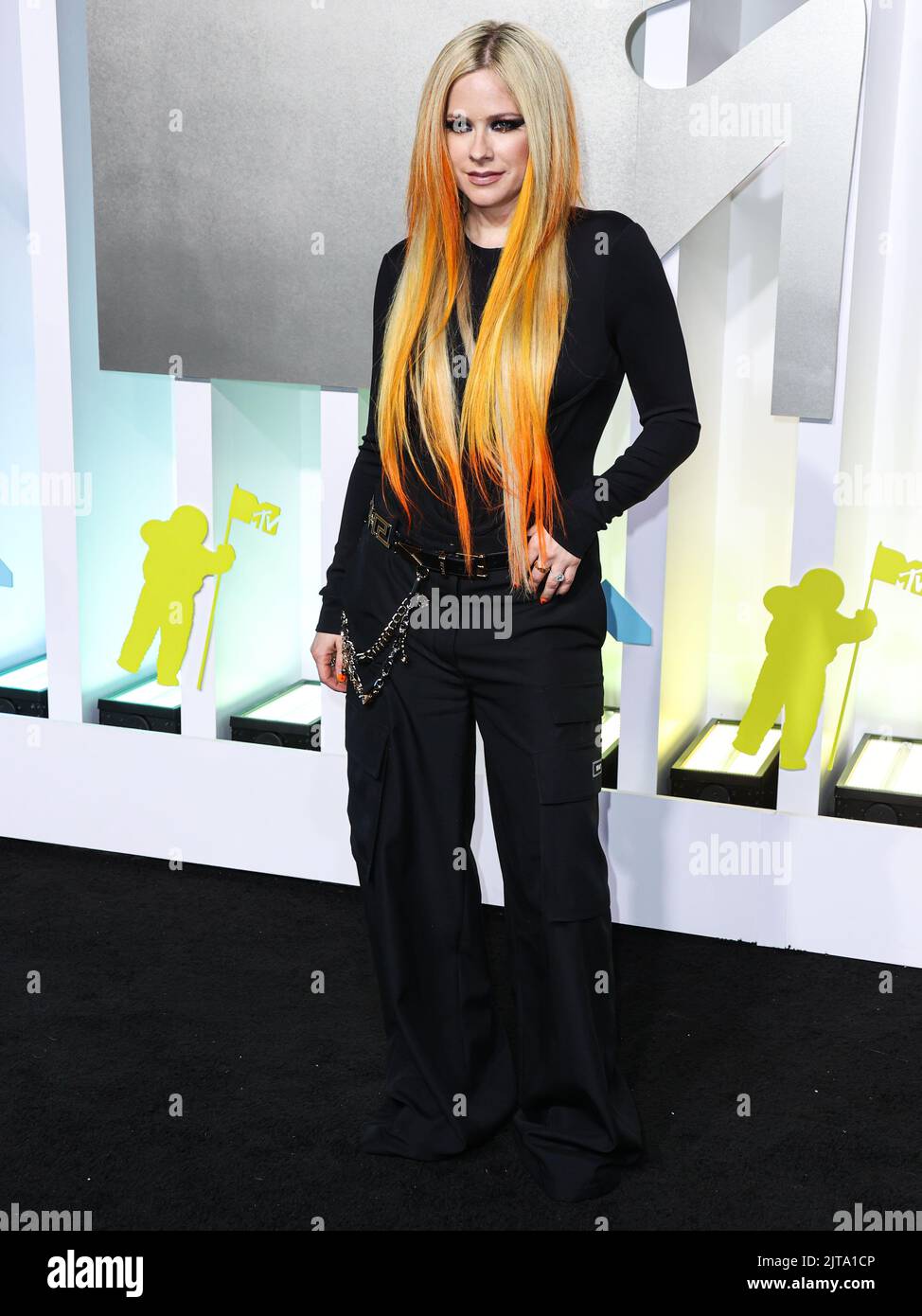 Avril lavigne 28 red carpet event hi-res stock photography and images ...