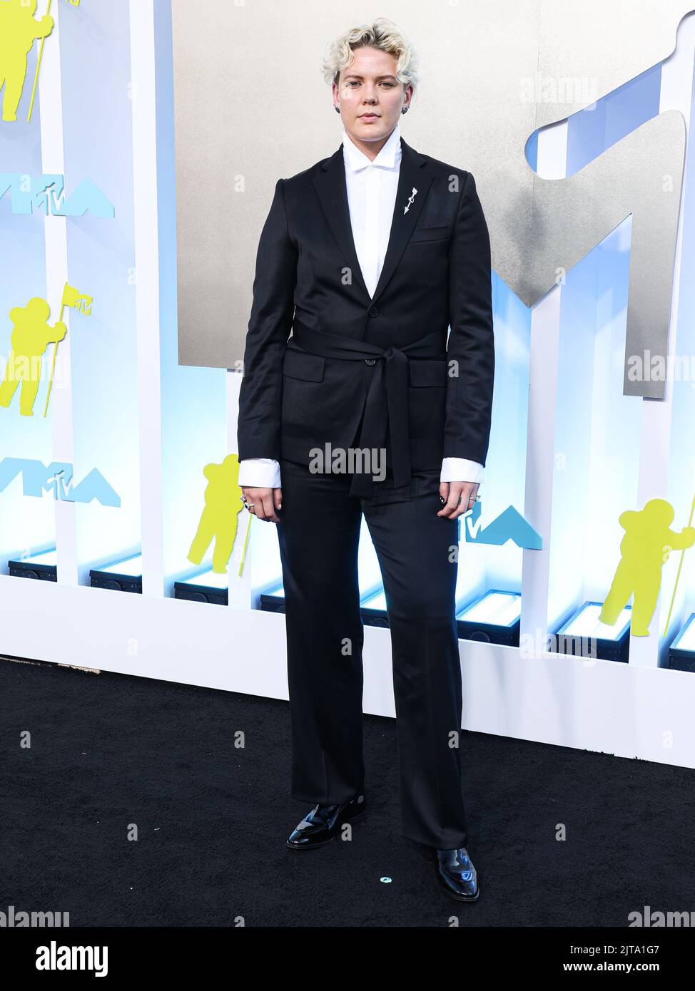 NEWARK, NEW JERSEY, USA - AUGUST 28: Betty Who arrives at the 2022 MTV ...