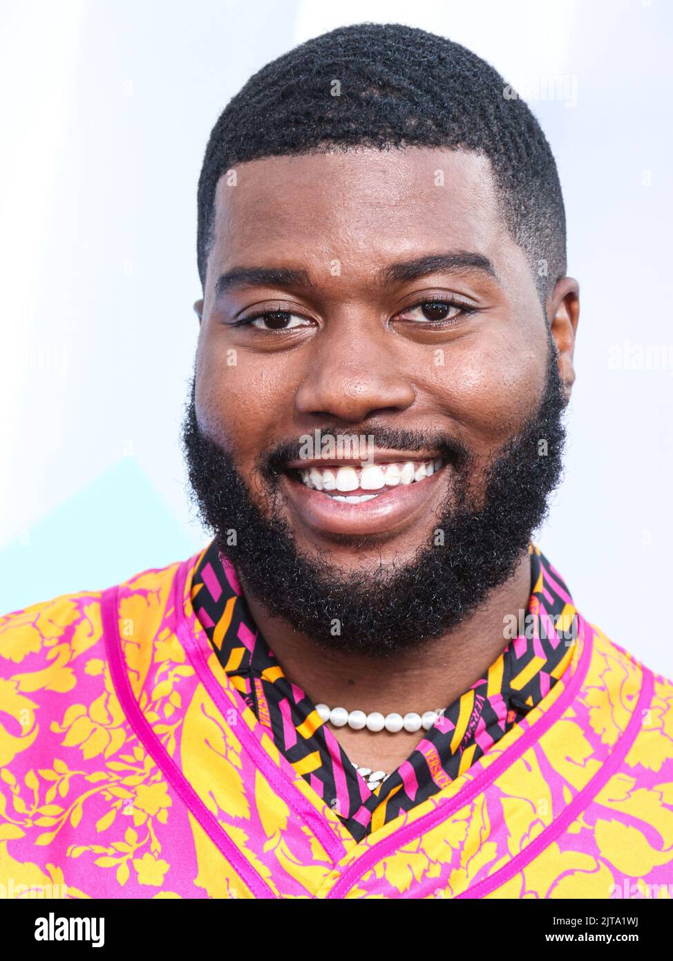 NEWARK, NEW JERSEY, USA - AUGUST 28: Khalid arrives at the 2022 MTV ...
