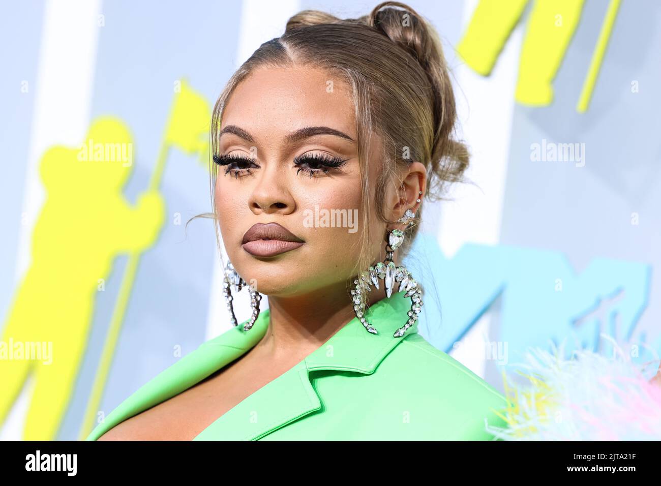 NEWARK, NEW JERSEY, USA - AUGUST 28: Latto arrives at the 2022 MTV ...