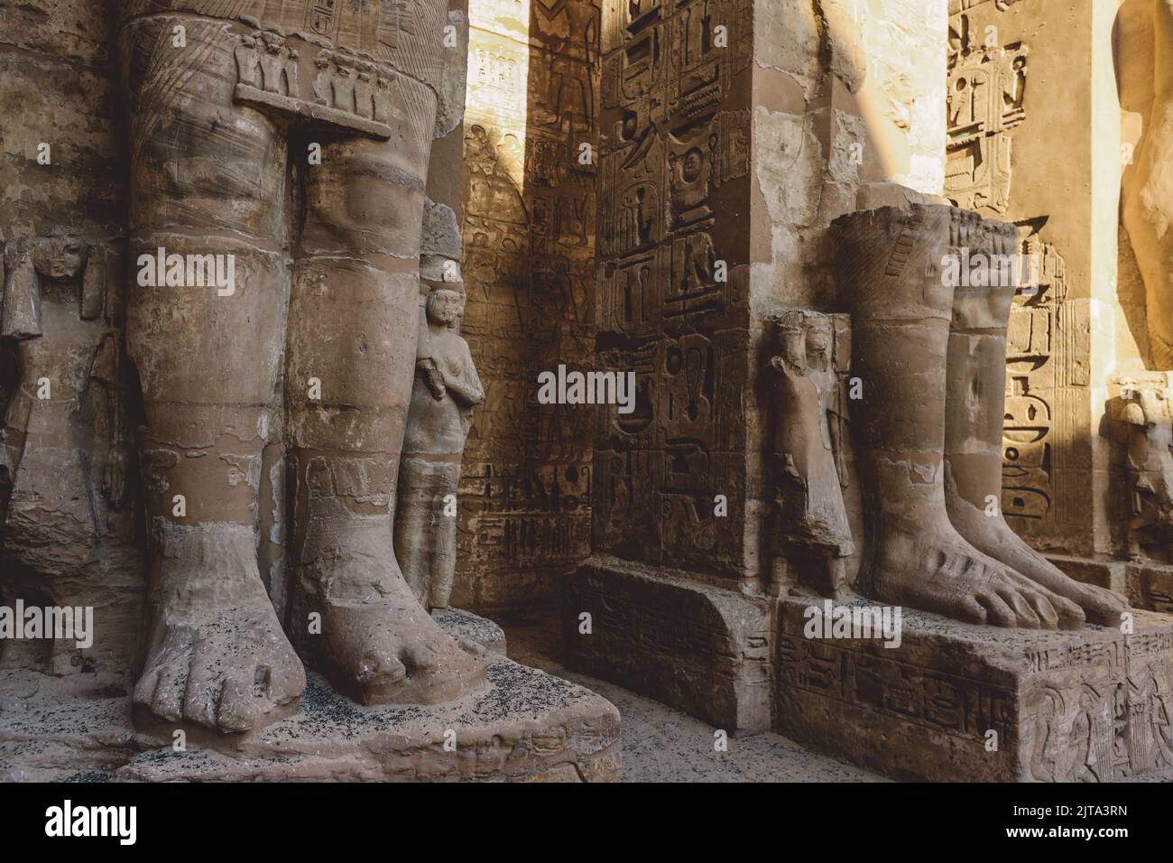 Medinet habu temple wall hi-res stock photography and images - Alamy