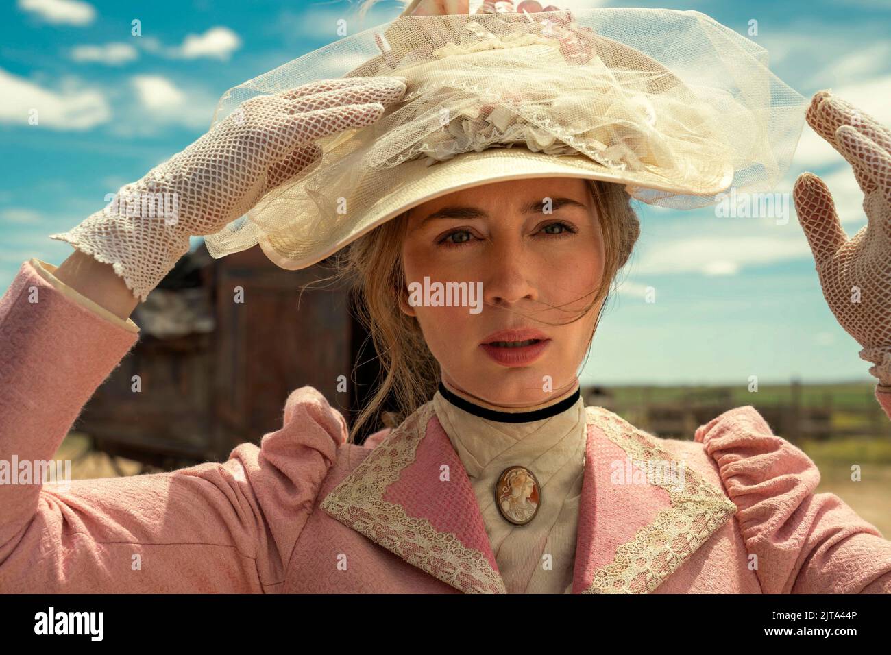 EMILY BLUNT in THE ENGLISH (2022), directed by HUGO BLICK. Credit: BBC ...