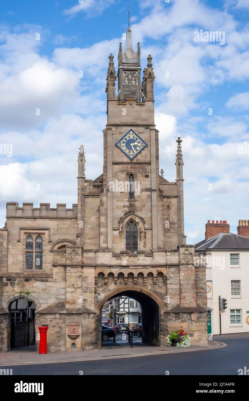 Warwick high street hi-res stock photography and images - Alamy