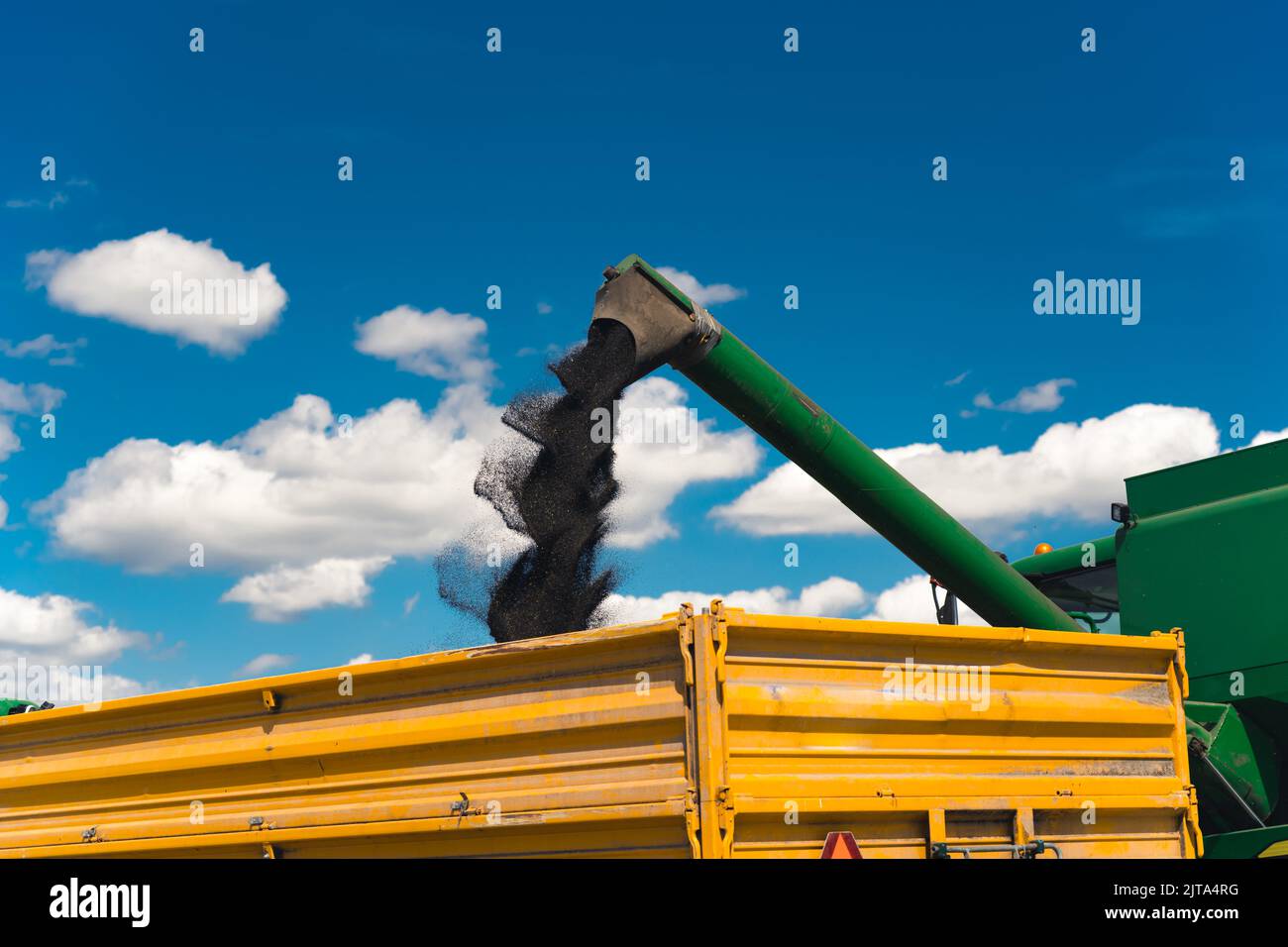 Auger header hi-res stock photography and images - Alamy