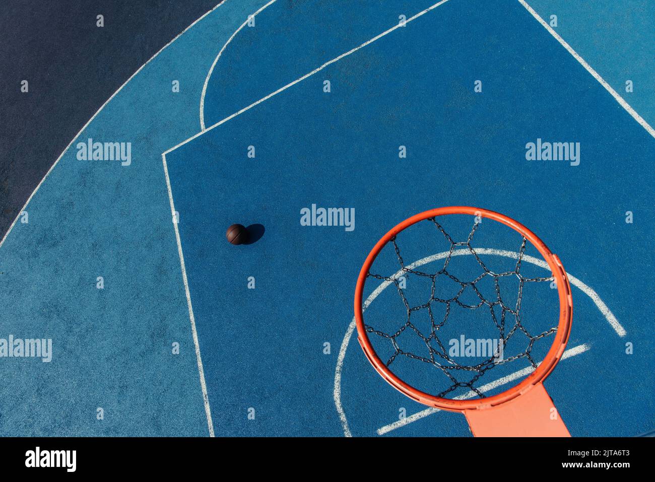 Over the top view basketball hi-res stock photography and images - Alamy