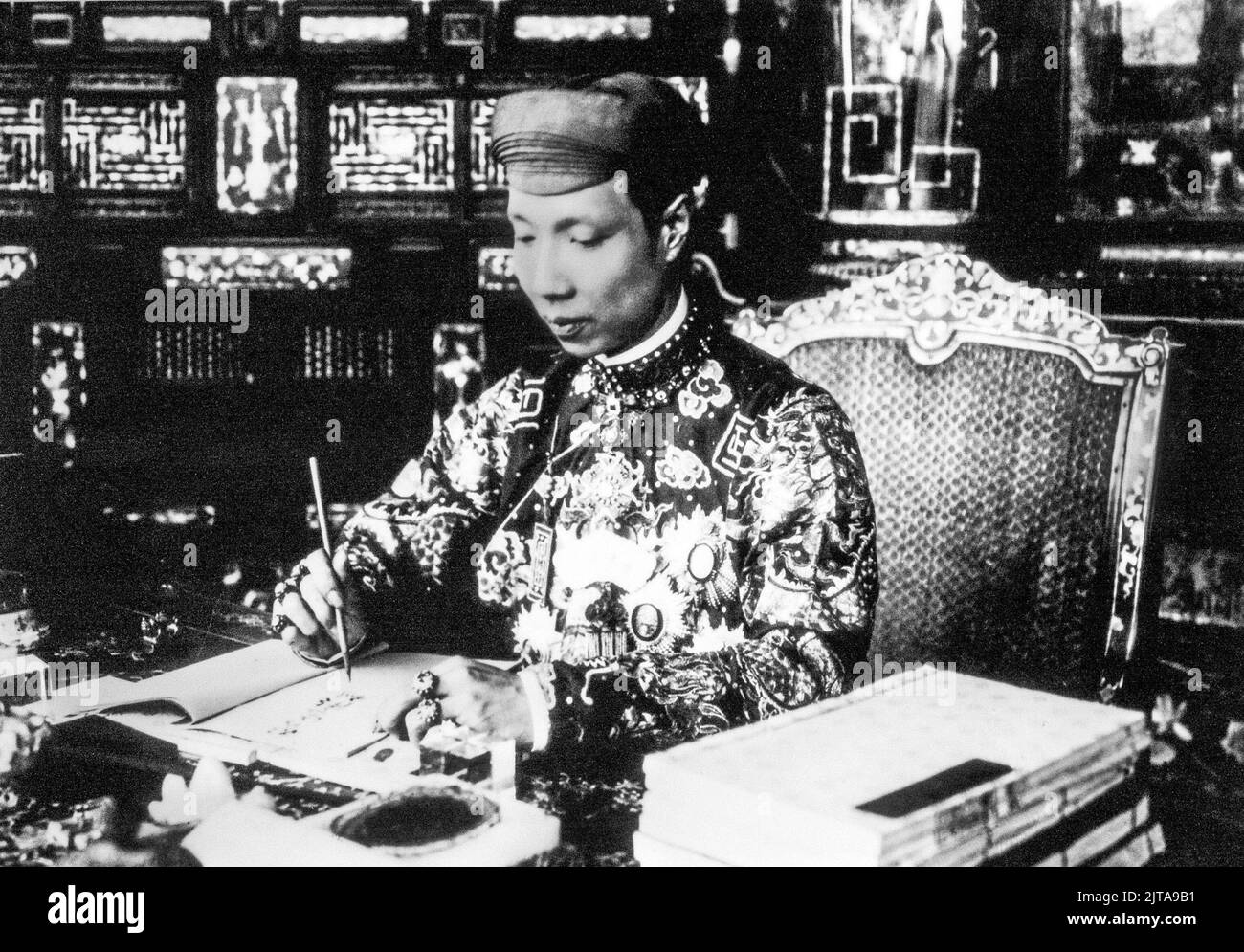 Vietnam, Hue Khải Định born Nguyễn Phúc Bửu Đảo; 8 October 1885 – 6 ...