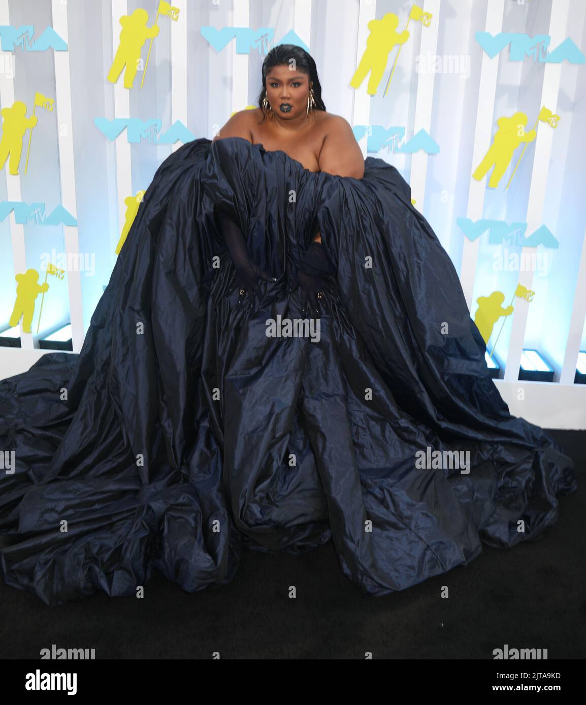 The 2022 mtv vmas hi-res stock photography and images - Alamy