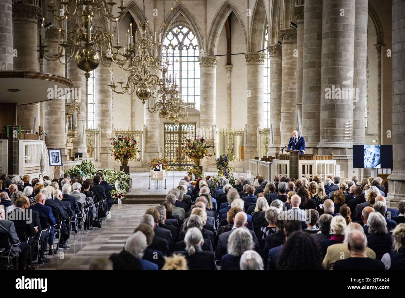 2022-08-29 12:06:14 ROTTERDAM - The private farewell ceremony for the ...