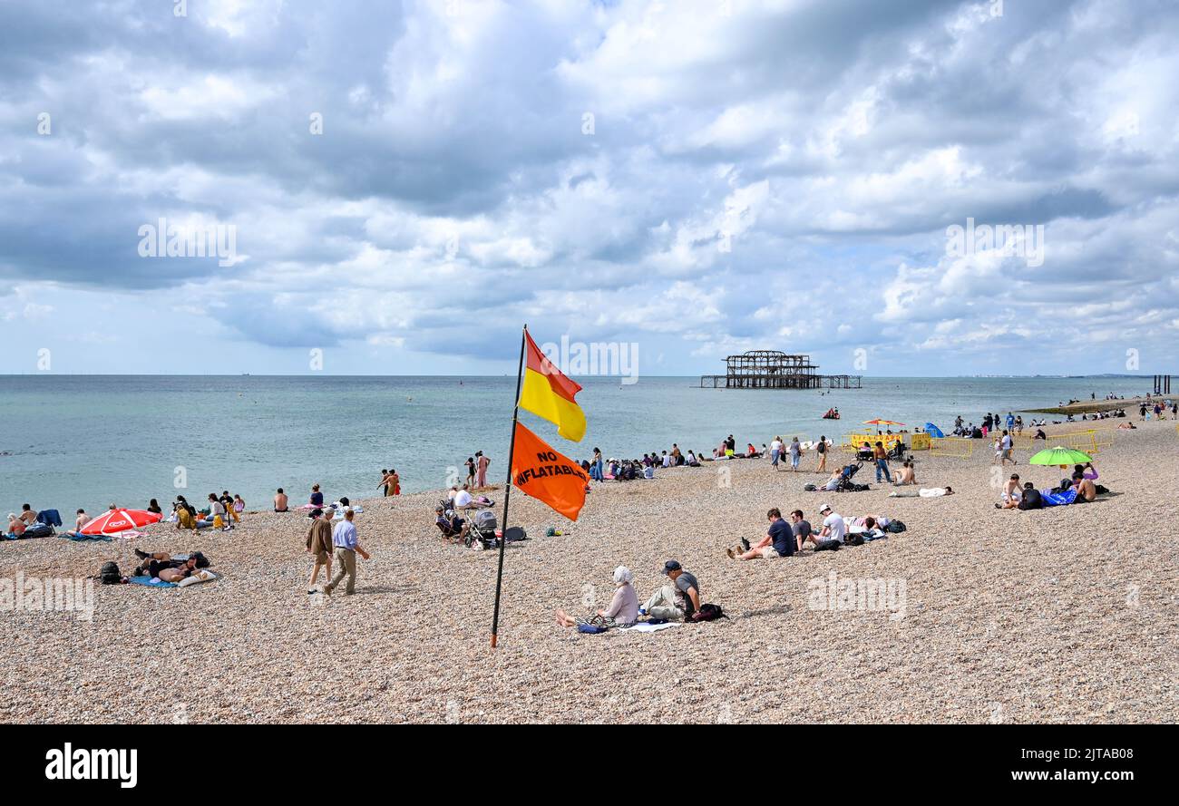 Flags in 2022 hi-res stock photography and images - Alamy