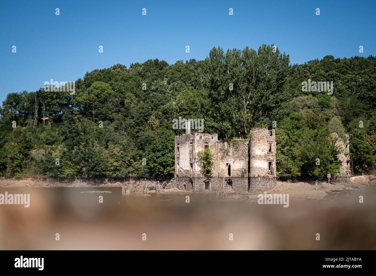 Vestiges d un chateau hi-res stock photography and images - Alamy