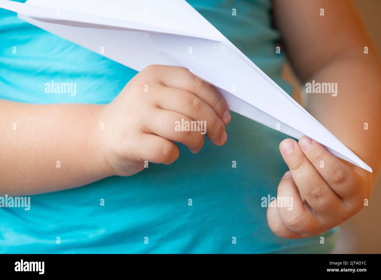 Child paper hi-res stock photography and images - Alamy