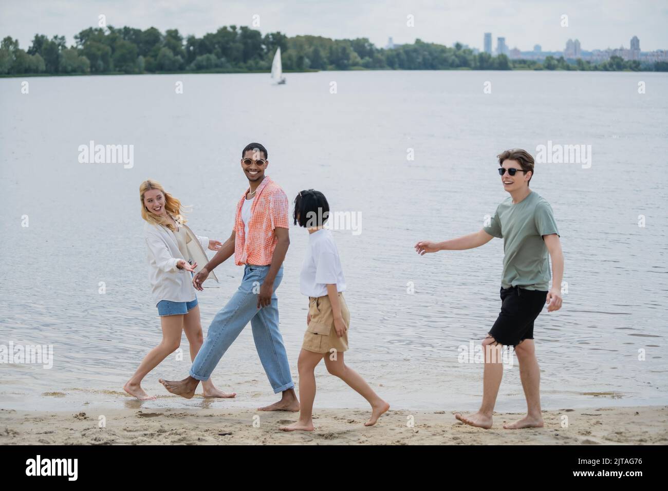 Multiethnic friends travel hi-res stock photography and images - Alamy