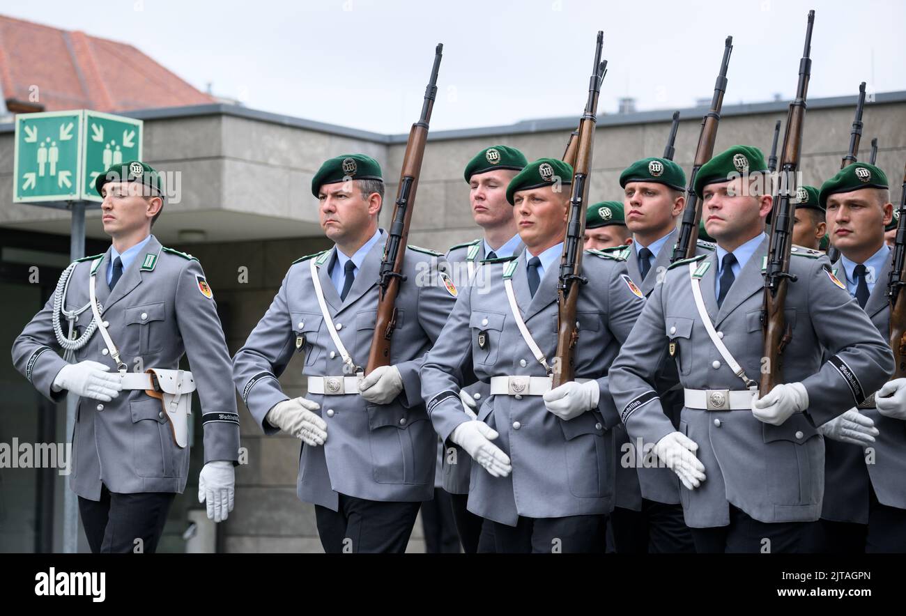 Berlin, Germany. 29th Aug, 2022. Soldiers from the German Armed Forces ...