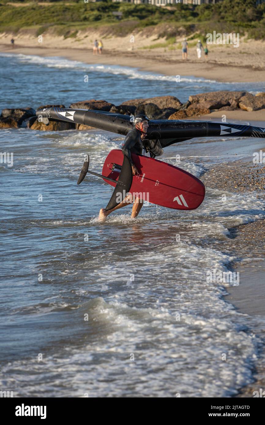 Wing foiler hi-res stock photography and images - Alamy