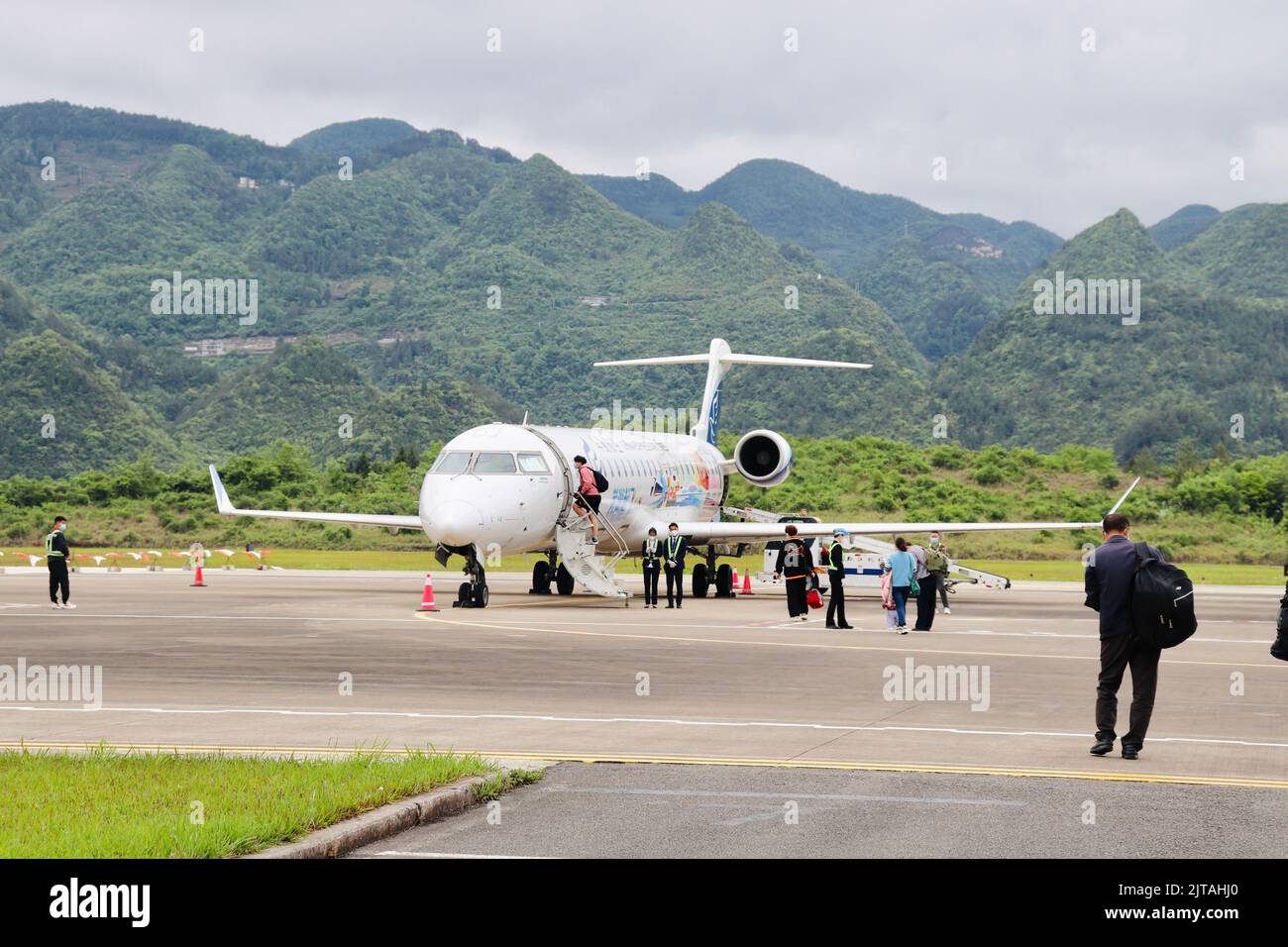 Crj engine hi-res stock photography and images - Alamy