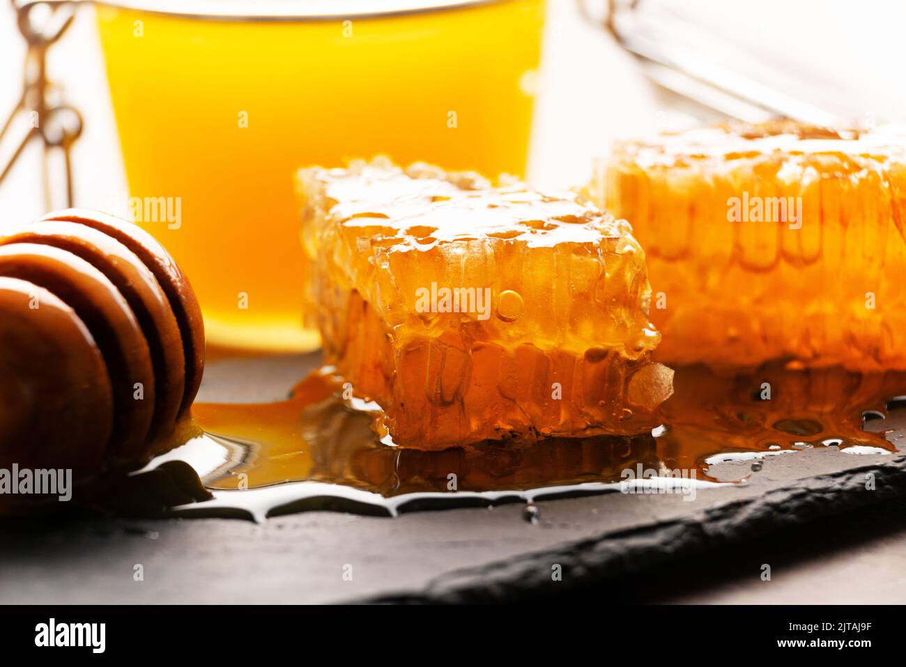 Honeycomb glass hi-res stock photography and images - Alamy