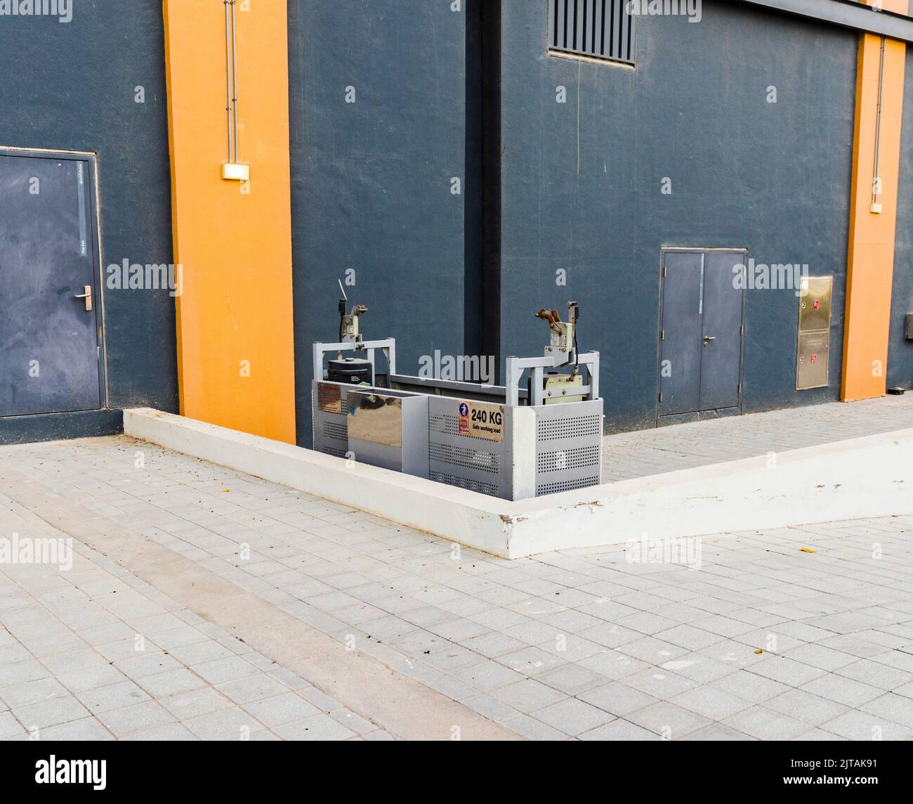 Cleaning cradle hi-res stock photography and images - Alamy