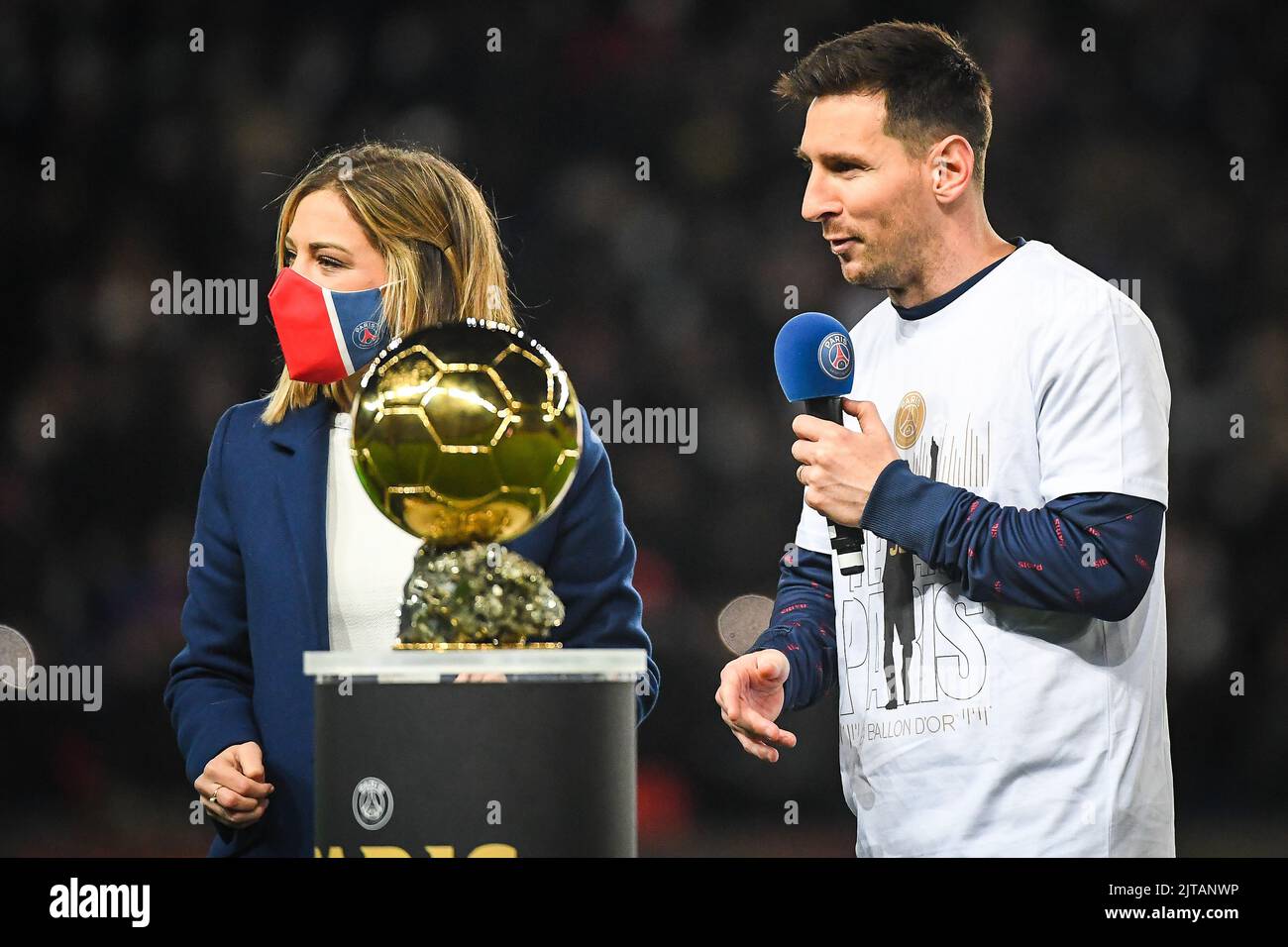 Lionel messi ballon d'or trophy 2021 hi-res stock photography and ...