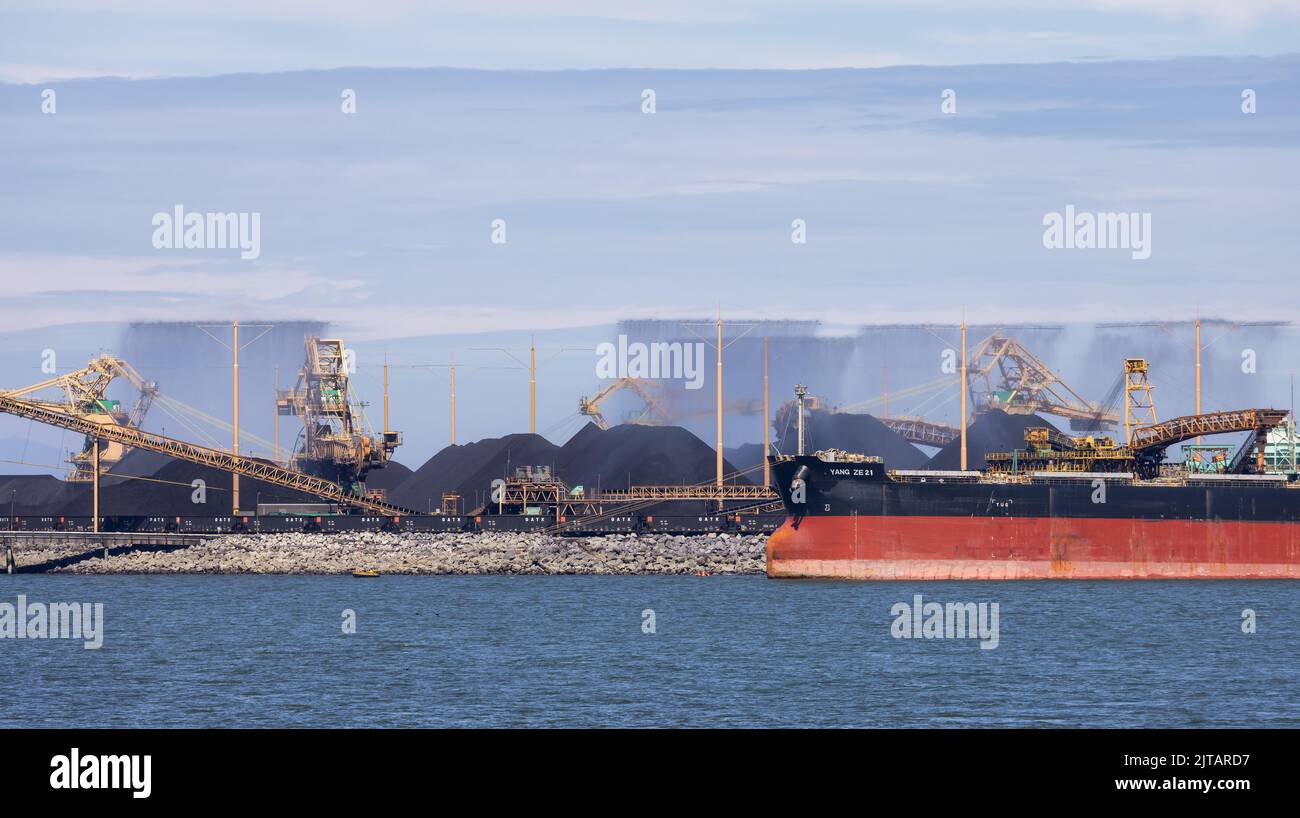 Heavy Equipment at Coal export terminal Stock Photo - Alamy