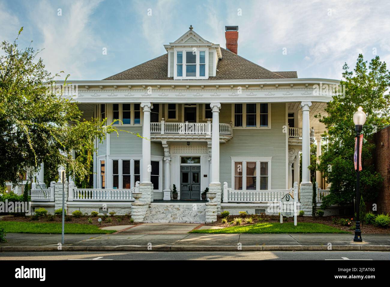 Valdosta commercial historic district hi-res stock photography and ...