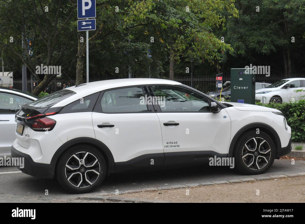 Copenhagen /Denmark/29 August 2022/Many electric autos at recharge ...