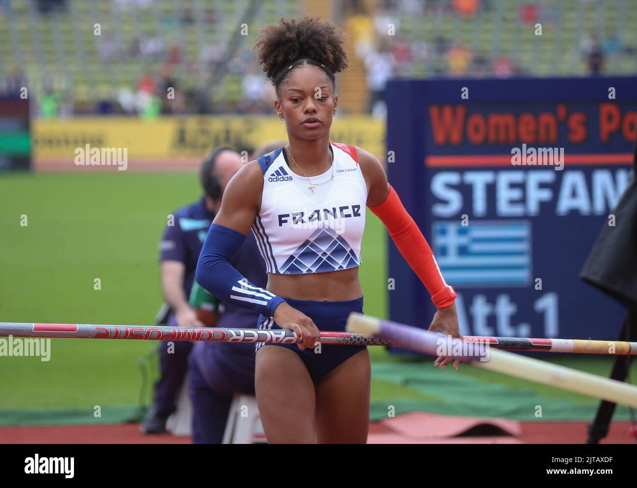 Marie julie bonnin pole vault hi-res stock photography and images - Alamy