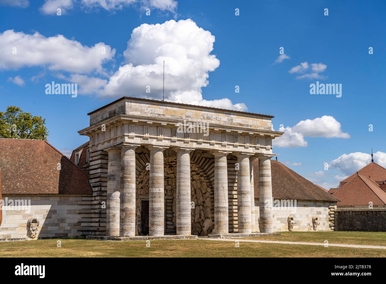 Portalgebäude zur Saline, UNESCO-Welterbe Königliche Saline in Arc-et ...