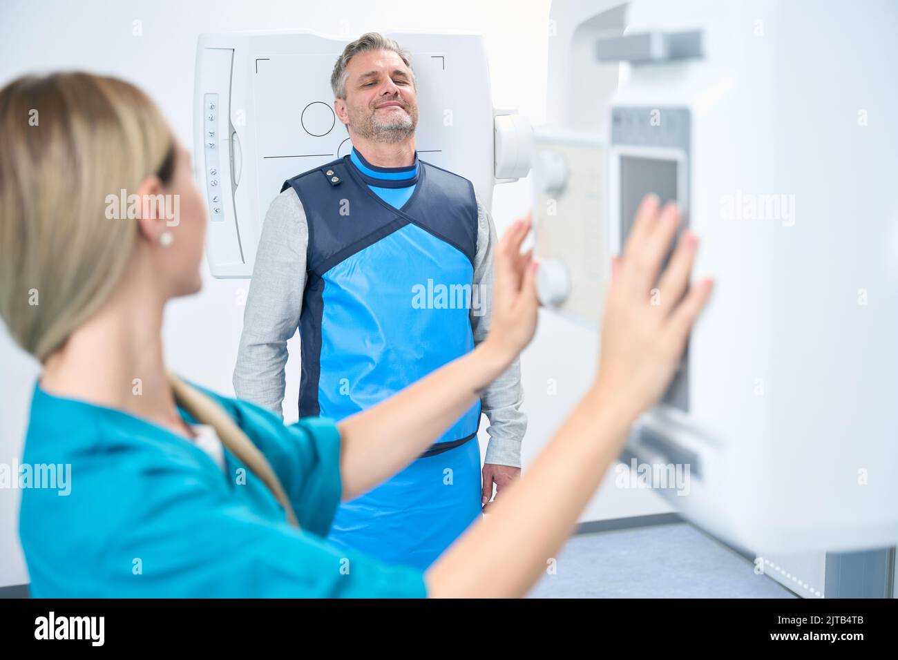 X ray machine operator hi-res stock photography and images - Alamy