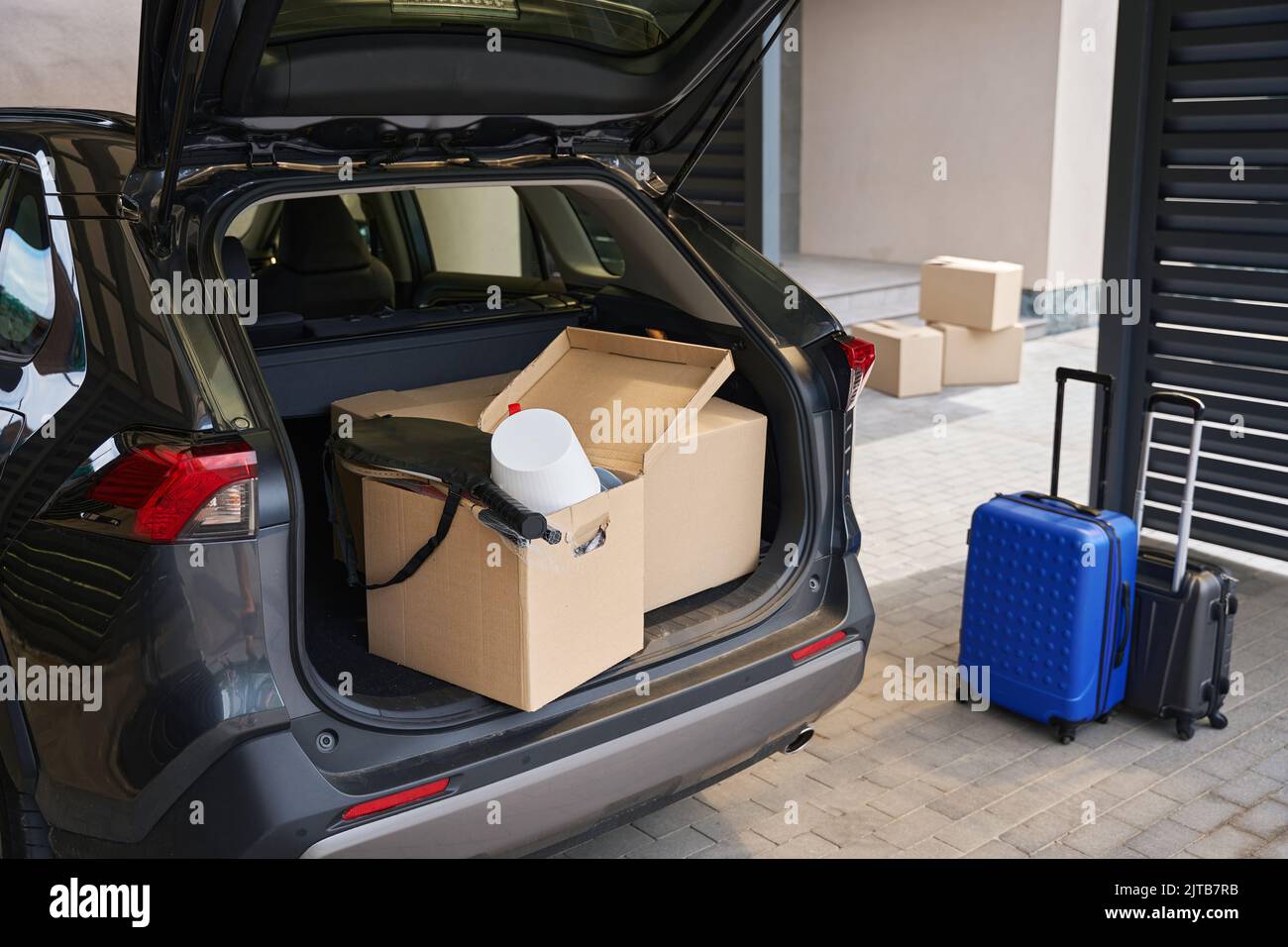 Car relocation hi-res stock photography and images - Alamy