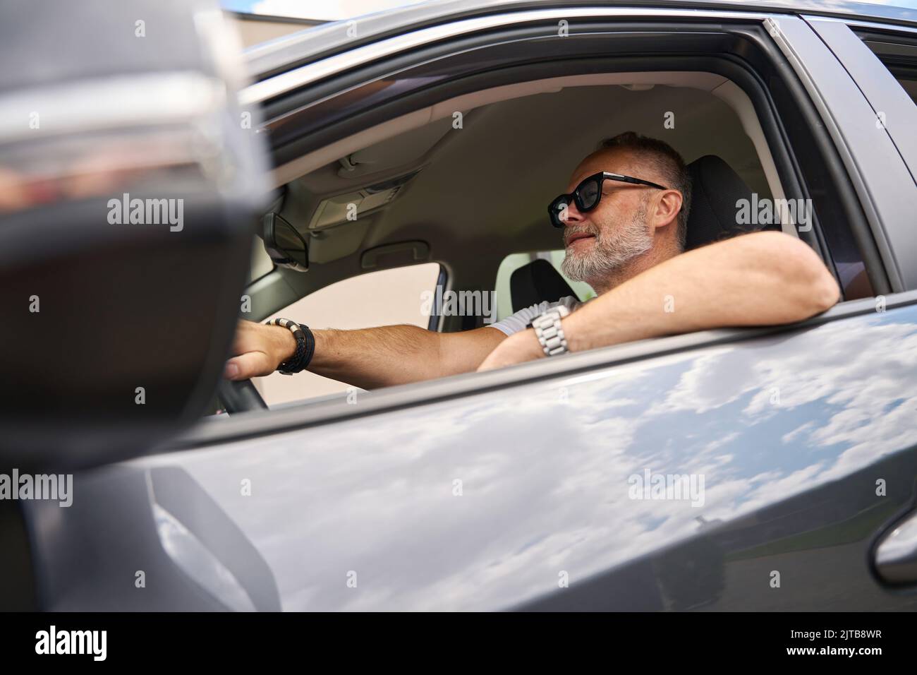 Purchasing focused hi-res stock photography and images - Alamy