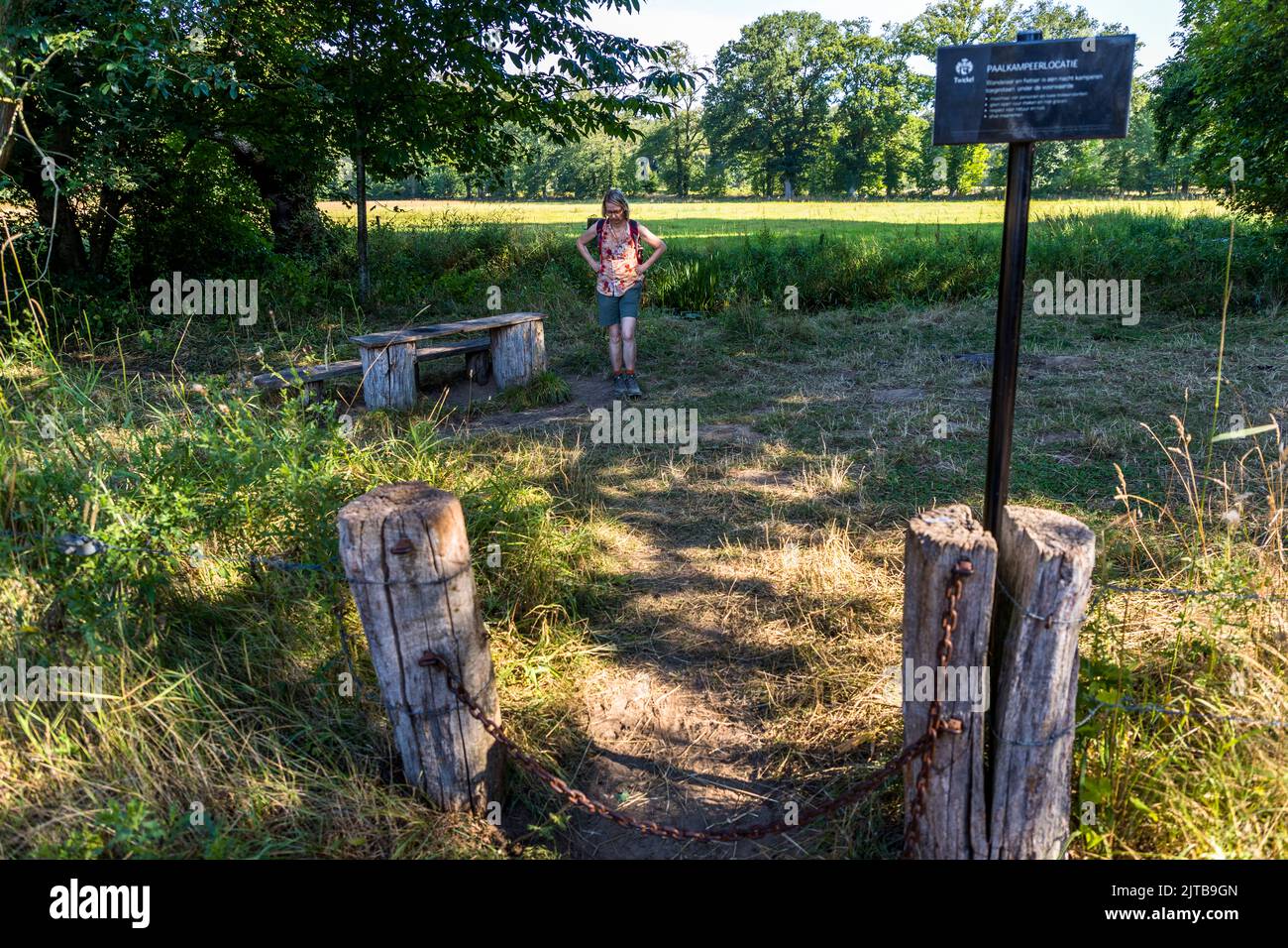 On the perimeter path of Twickel Castle there is also a designated ...