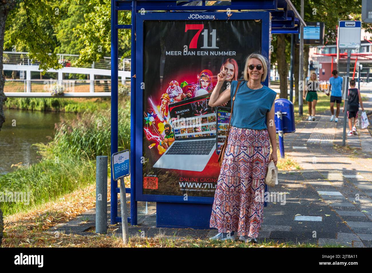 Costermonger barrow hi-res stock photography and images - Alamy