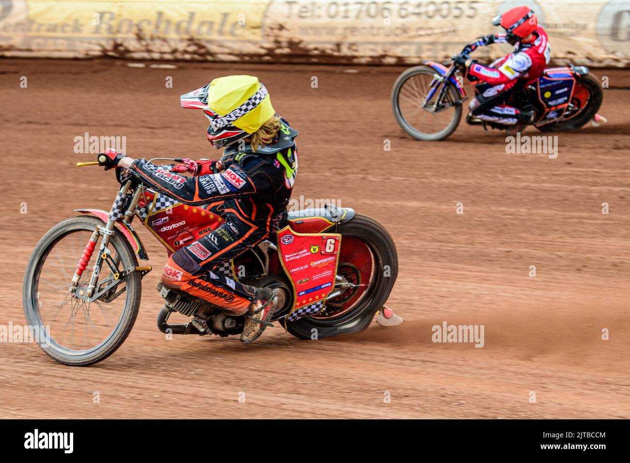 Drew Kemp (Yellow) inside Brady Kurtz (Red) during the SGB Premiership ...