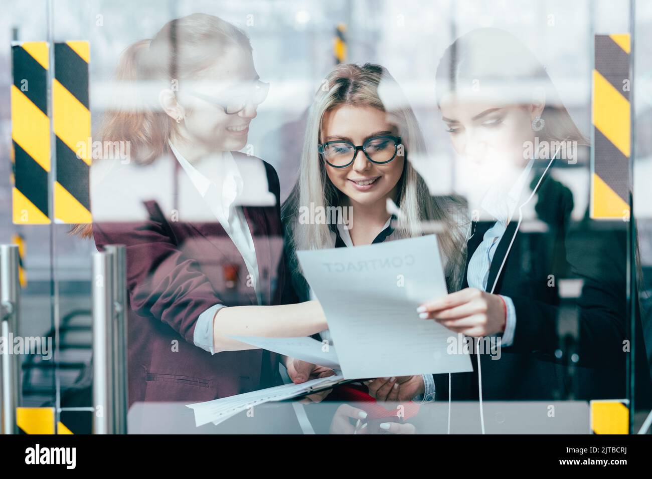 Discussion of law hi-res stock photography and images - Alamy