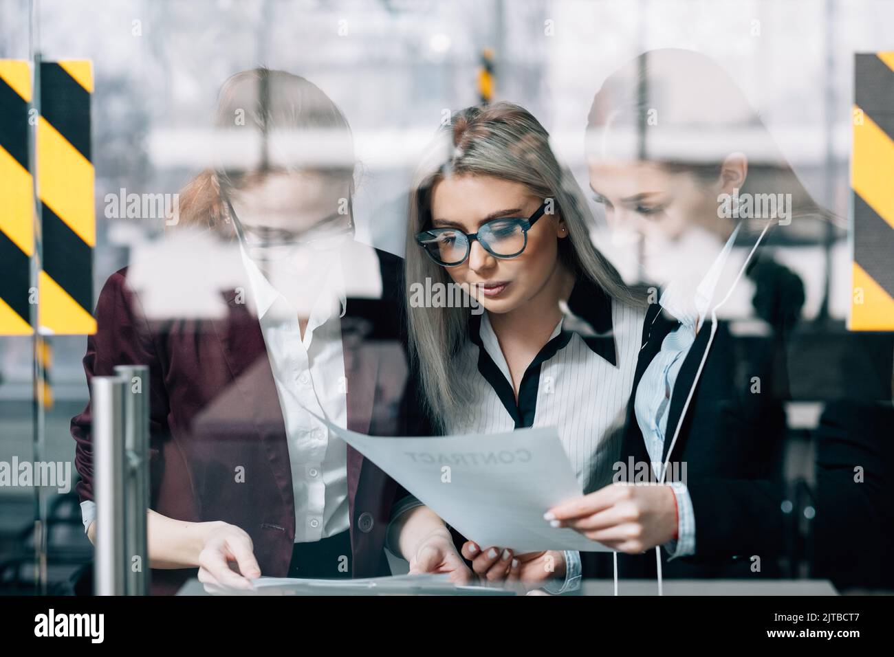 Tax discussion hi-res stock photography and images - Alamy