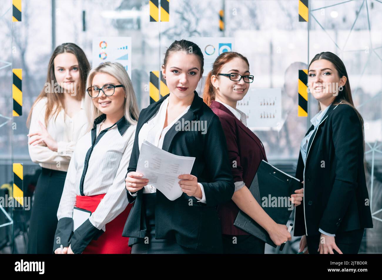 Business statistics charts diagrams hi-res stock photography and images ...