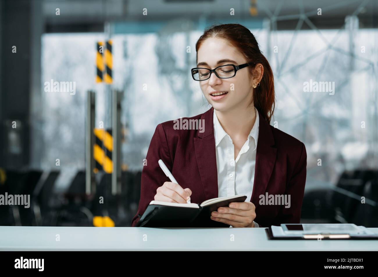 Office workspace hi-res stock photography and images - Alamy